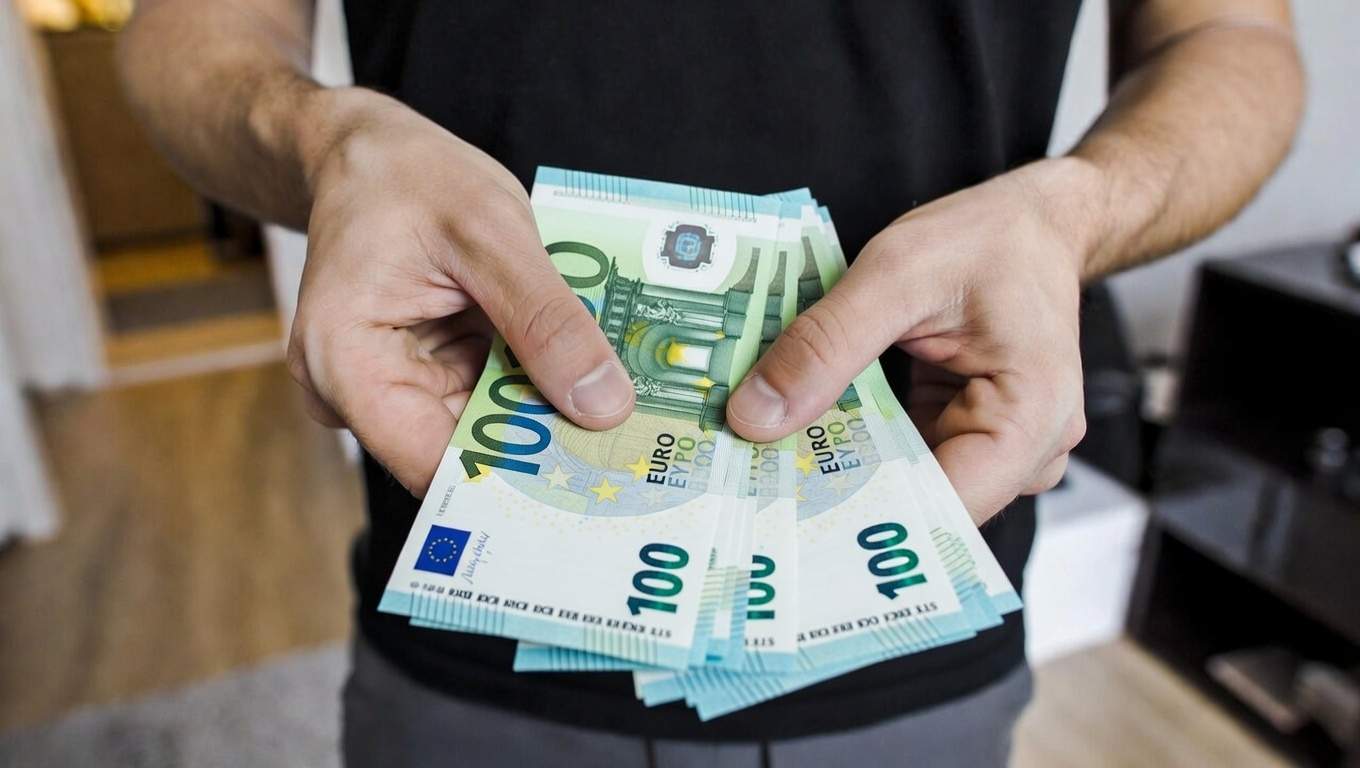 Títo Slováci dostanú od júla 2026 viac peňazí od štátu. Patríte medzi ...